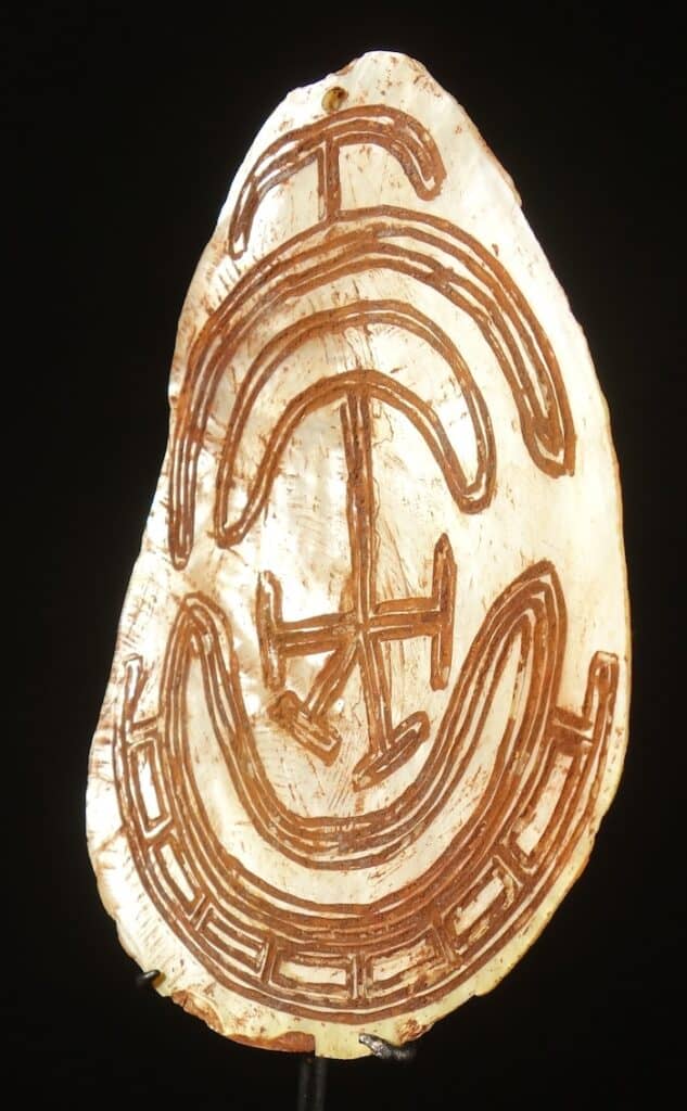 Bilaterally Symmetrical Aboriginal Pearl Shell | Longka Longka | Riji